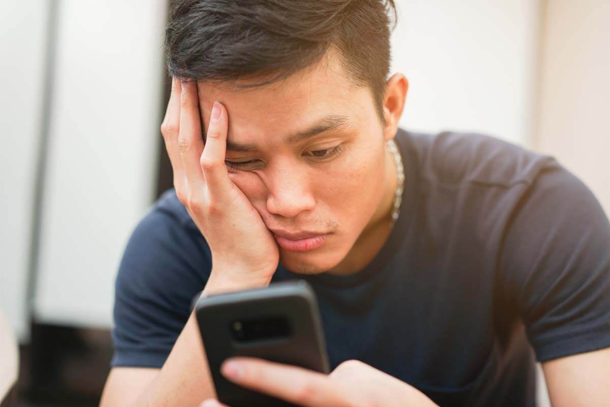 Young Adult Smartphone Use | Smartphone Addiction Treatment